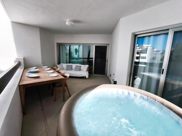 Modern Oasis With Jacuzzi & Two Terraces - Los Cristianos