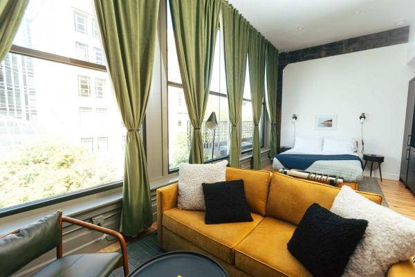 Loft 301 The William - 3rd Ave Views - Carrigans - Birmingham, AL