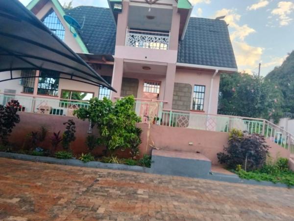 Kukis Place In Embu Airstrip-2 Bedrooms With More Beds - Kenya