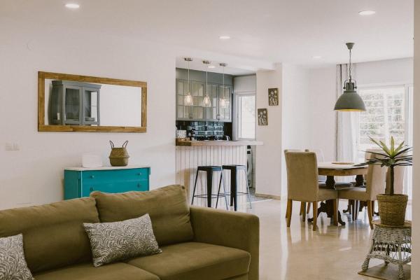 Luxury Apartment With A Terrace Facing The Golf Course - Benalmádena