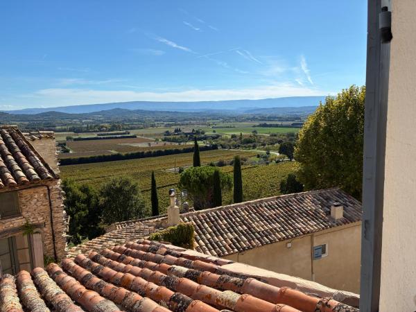 Lovely Views In Secret Provence - Roussillon