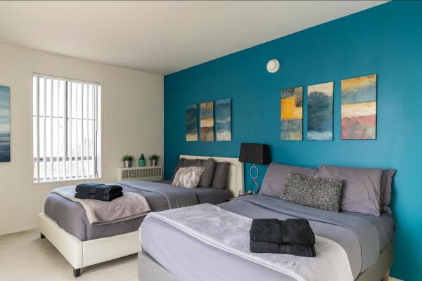 Extra Large 2bedroom Condo In The Heart Of Hollywood - Los Angeles, CA