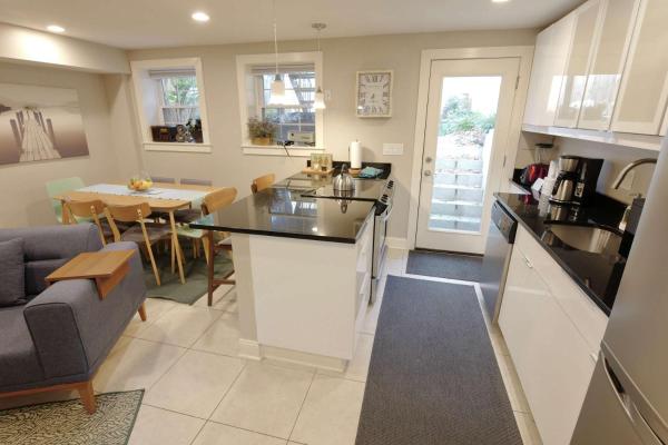 Explorers Paradise Walk To Capitol - Washington Navy Yard, DC