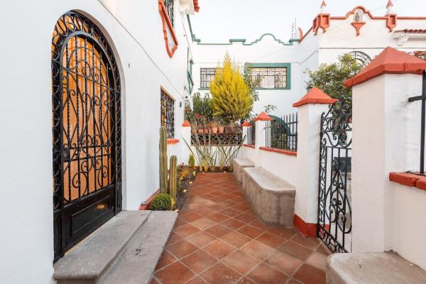 Casa Céntrica Con 4 Habitaciones Y Estacionamiento - Puebla
