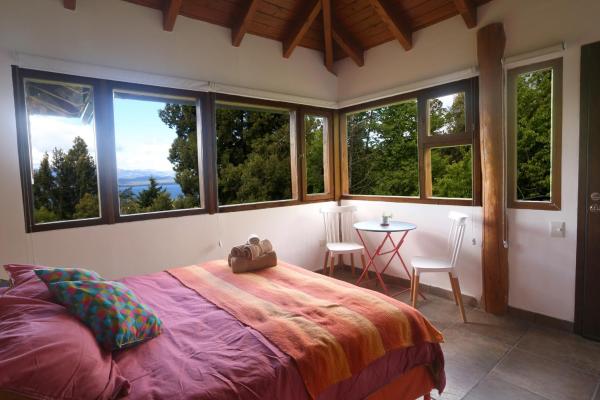 El Mononoambiente De Bariloche, Con Vista Al Lago - Argentina