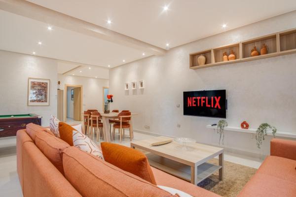 Spacious Three Bedroom Apartment In Tanger Marina - Pool Table - Perfect For Families And Groups - Tangier