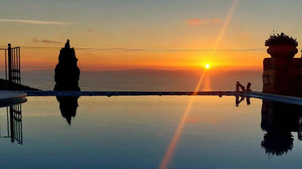 Four Seasons Stonework Castle - Grecia