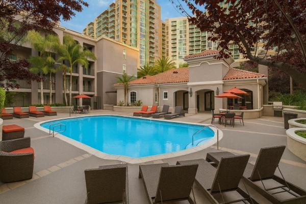 Marina Breeze 2br 2ba & 1br 1ba - Pool, Hot Tub, Gym - Close To Beach - Culver City