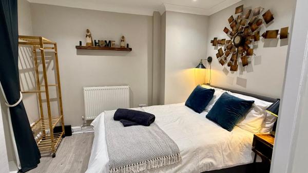 4 Bedrooms 2 Baths Sleeps Up To 9 Perfect For Contractors Leisure Stays Relocators King Or Twin Bed Options - Nottingham