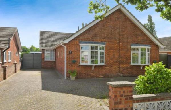 A Lovely Bungalow With 3 Bedrooms And Nice Garden - Lincoln