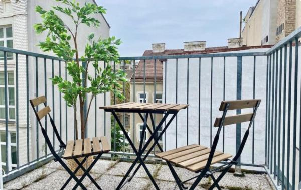 Rooftop Central Apartment With Balcony & Parking - Schwechat