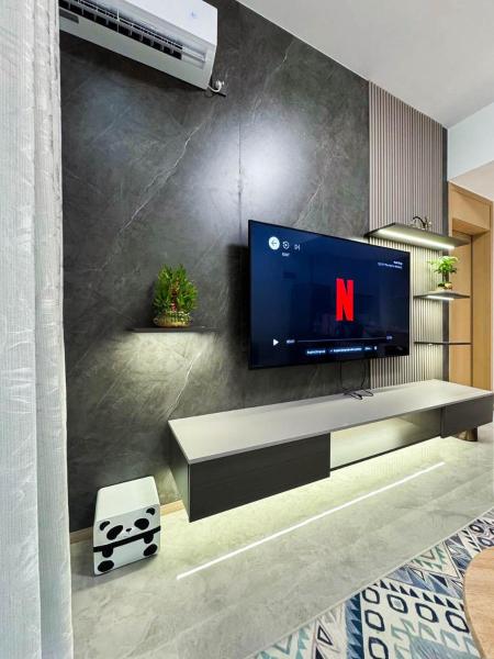 1 Bedroom Condo Oasis With City Charm - Phnom Penh