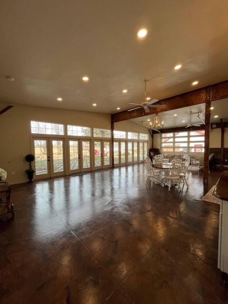 Red Roof Lodge• Hot Tub• 18 Beds• Venue• Treehouse - Nampa, ID