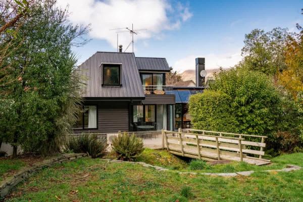 Sunshine Bay Lake Views - Queenstown