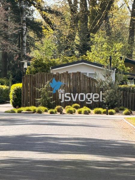 Spacious And Luxurious Chalet Private Garden - Park 'De Ijsvogel' - Niederlande