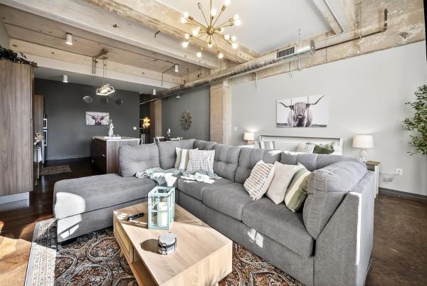 The Magnolia - Farmhouse Loft - Sleeps 10 - Valet - Dallas, TX