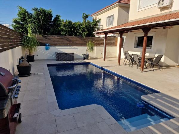 Suburban Family Villa - Limassol
