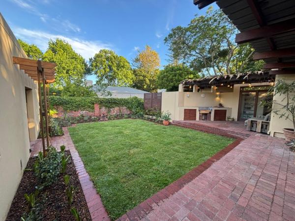 Little Tops Family Home 4 Beds Pool Sauna Jacuzzi - Kapstadt