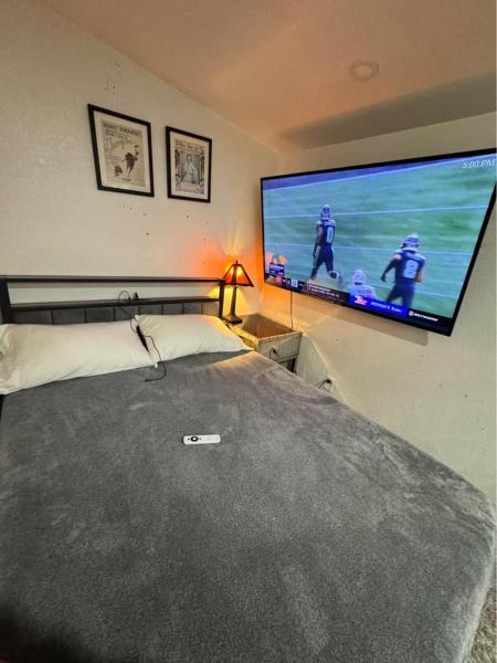 Tower District Hostel - Fresno, CA