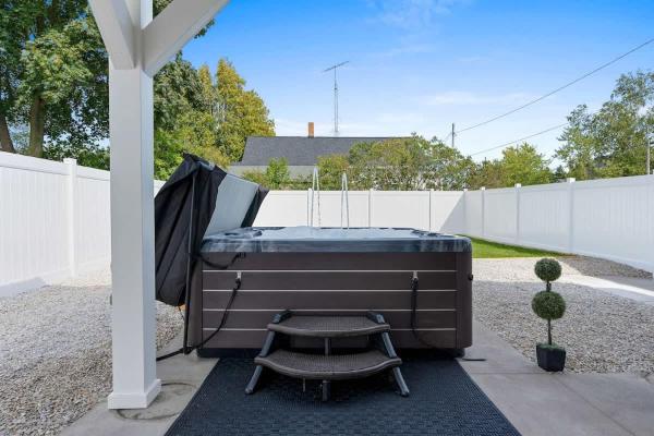 Hot Tub Fire Pit Point Beach & Neshotah Beach - Two Rivers, WI