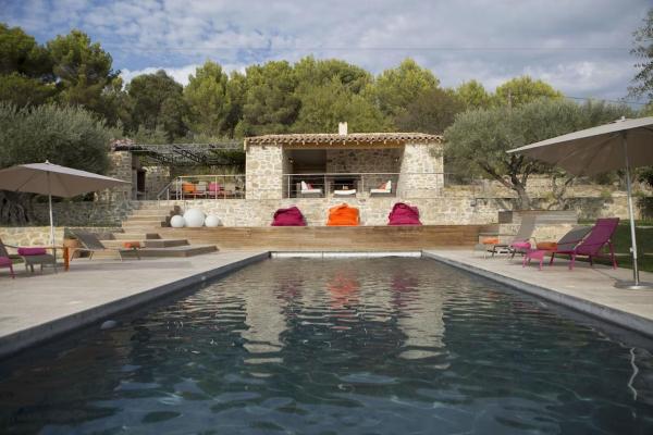 A Serene Luxury Villa In The Heart Of Provence - Le Castellet