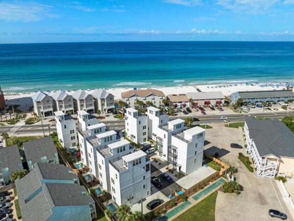 Beautiful 5br Haven With Rooftop Beach Views And Private Pool - Panama City Beach, FL