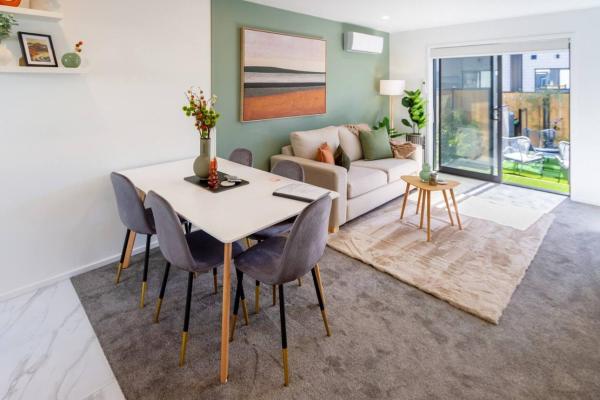 Modern 2 Bedroom Townhouse In Central Christchurch - Lincoln