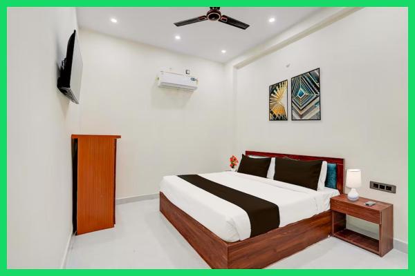Hotel Mahaveera Galaxy Inn Near Kashi Vishwanath Temple - Restaurants # Free Wi-fi And Parking Facilities - Fully Air Conditioning Room- Best Hotel In Varanasi - Varanasi