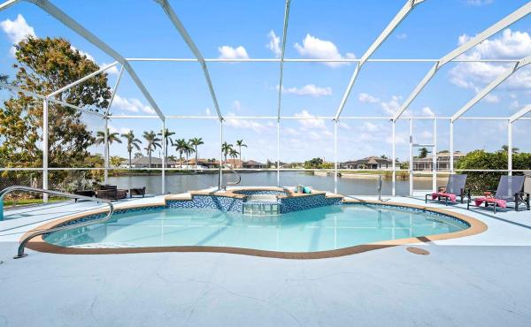 Amalfi Shore - With A Serene Freshwater Canal View - Vesteva - Fort Myers, FL