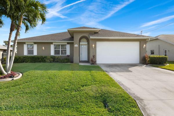 Anchored Out - Waterfront Rental In Great Location - Vesteva - Fort Myers, FL