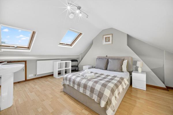 Spacious 5br Home In Cardiff Bay With Office Area - イギリス バリー