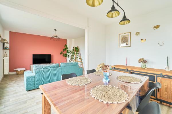 Cobalt - Two-bedroom Apartment - Balcony - Guichen