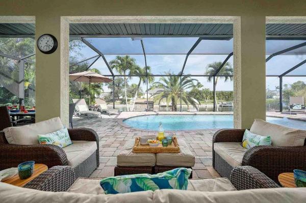 Kings Castle 3br With Bikes & Boat Dock Access - North Fort Myers, FL