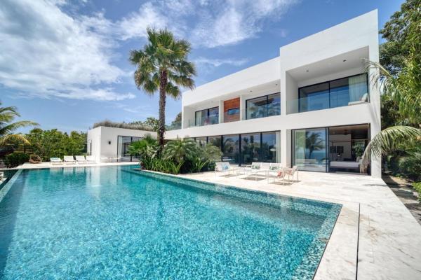 The Beach House - Upscale 5-bed Beachfront Villa W Pool Pier Ocean Views - Placencia