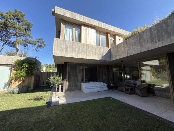 Casa Cami - Casa En Bosque Peralta Ramos Para 6 Pax Con Parrilla - Hola Sur - Mar del Plata