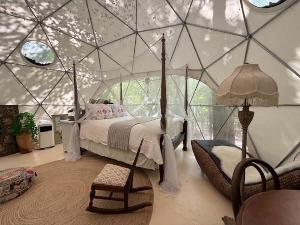 Cozy Off-grid Dome Retreat In The Woods - Georgia