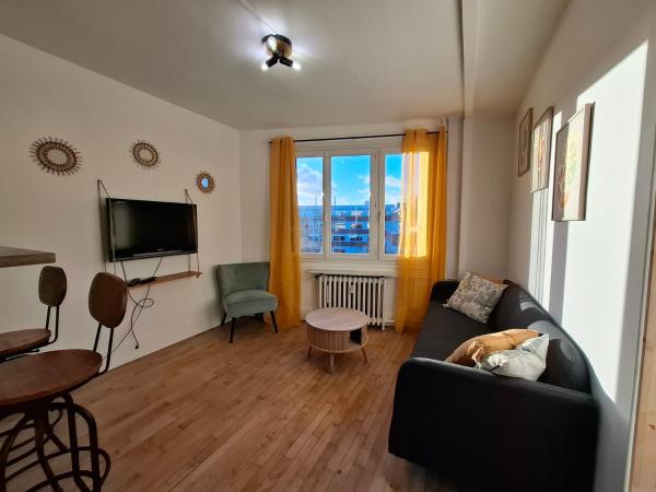 Peaceful Stay With Unobstructed Views, Modern Comforts - Maisons-Alfort