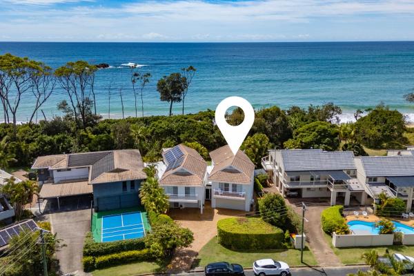 Beachfront Retreat - Ducted Air - Free Wifi - Moonee Beach
