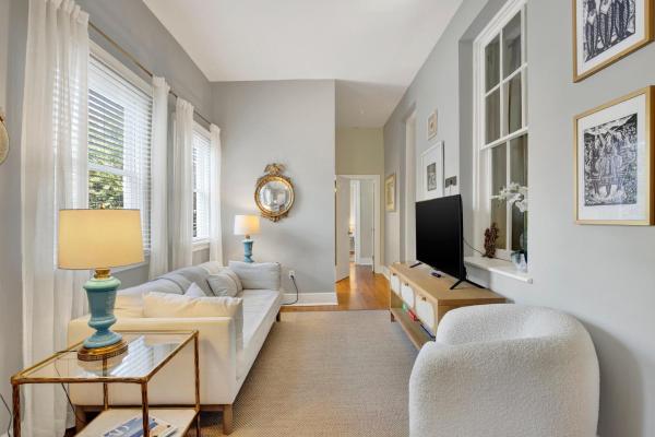 Hideaway On Jones - Savannah, GA