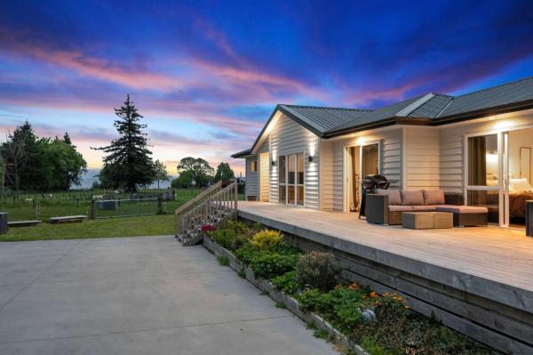 Hamurana Hotspot - Walk To The Lake & Golf Course - Rotorua