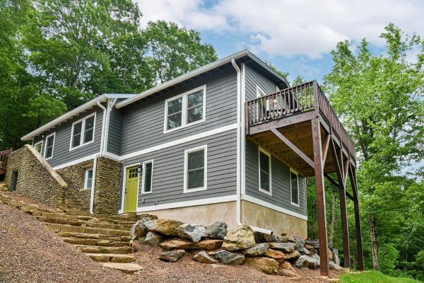 Renovated Bungalow With Panoramic Sunset Views Near Black Mountain, Nc - Black Mountain, NC