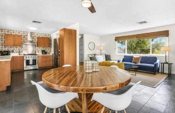 Nicola - Palm Springs, CA