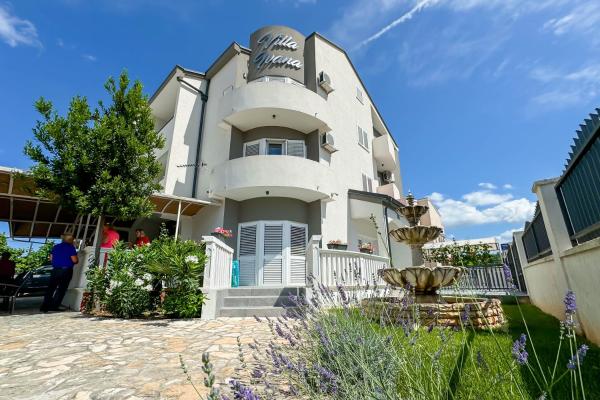 Apartments Villa Ivana By Globtour - Biograd Na Moru