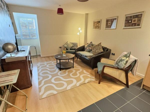 Wild Rose Retreat - York