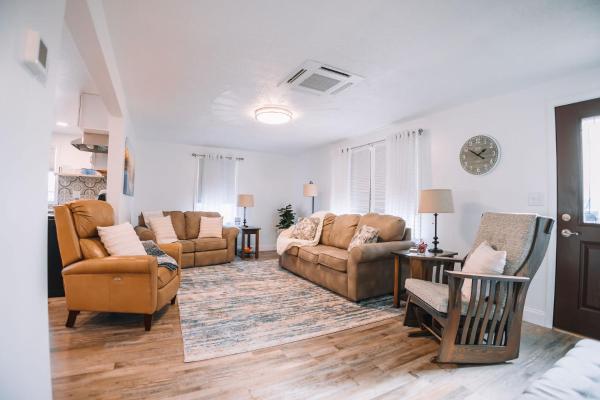 Grandma's Place - Steps From Downtown Sugarcreek - United States