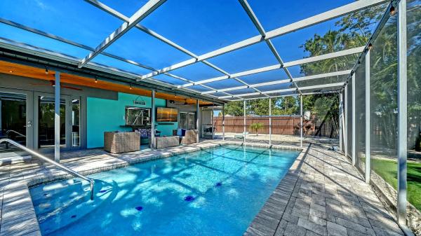 Heated Pool Home - Close To Beaches, Restaurants & More! - Lakewood Ranch
