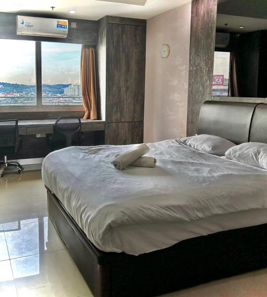 Nagoya Mansion Residence With City View - Batam