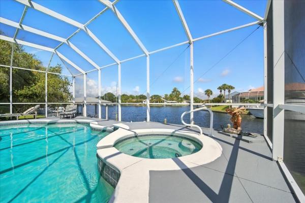 Boaters Dream Pool Spa & Dock Walking & Biking - Palm Coast, FL