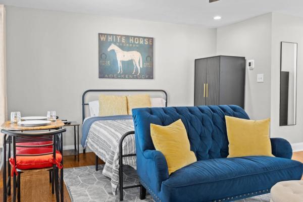 Charming Studio Stay In Vibrant Highlands Area - Louisville, KY