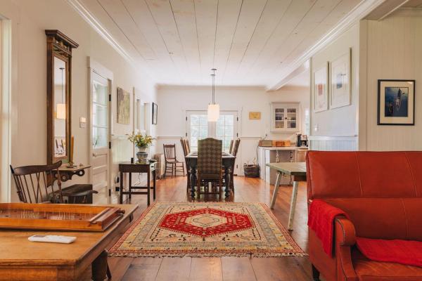 Secluded Charming Farmhouse Lake Views Firepit - Bethel, NY